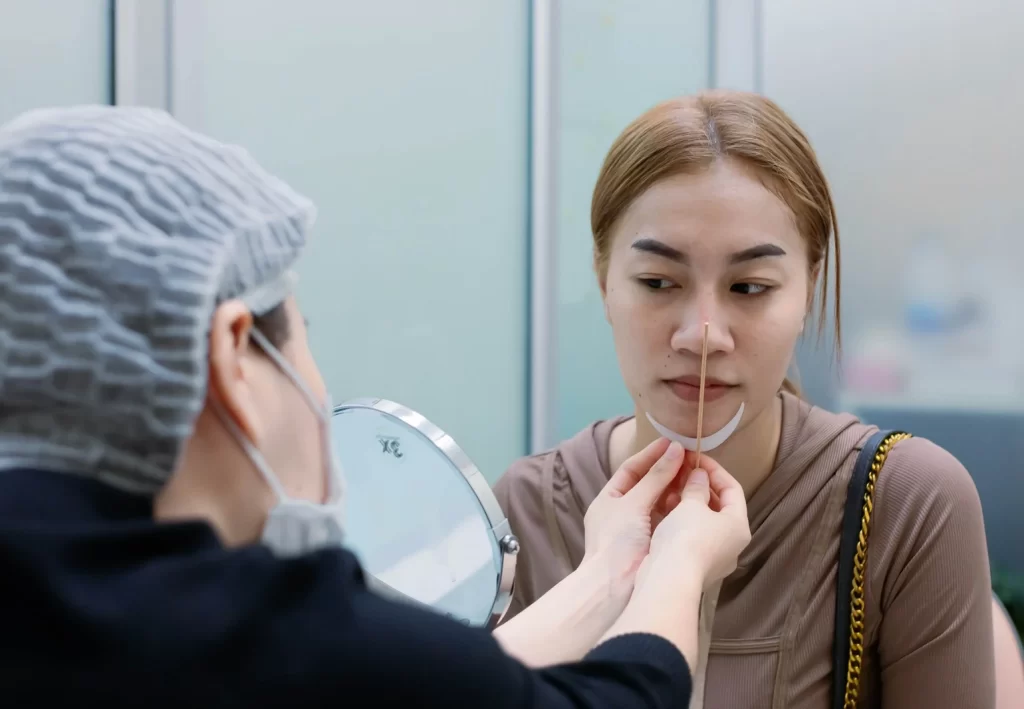 คุณหมอพลอย - AMANDA CLINIC